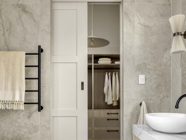 DECO 4S - Corinthian Doors